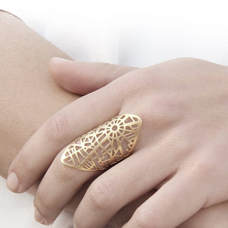 The custom map jewelry that has us thinking Mother's Day gifts (hint, hint)