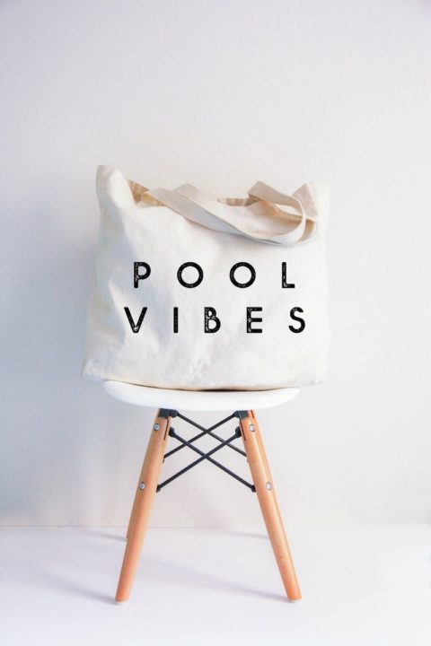 We absolutely love these 10 fashionable beach totes for summer!